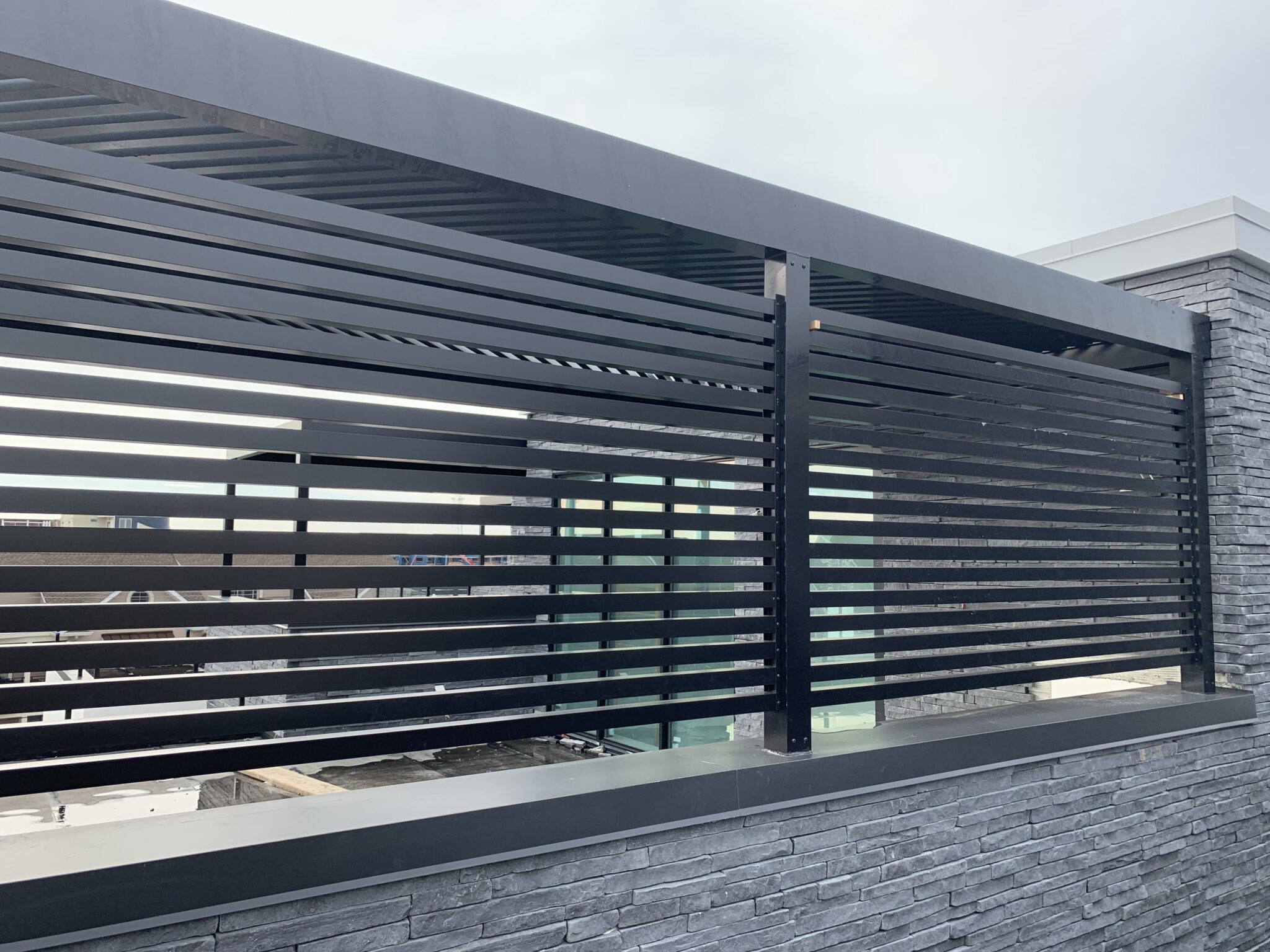 Privacy Slat Walls & Partitions - Vizor Shade Systems