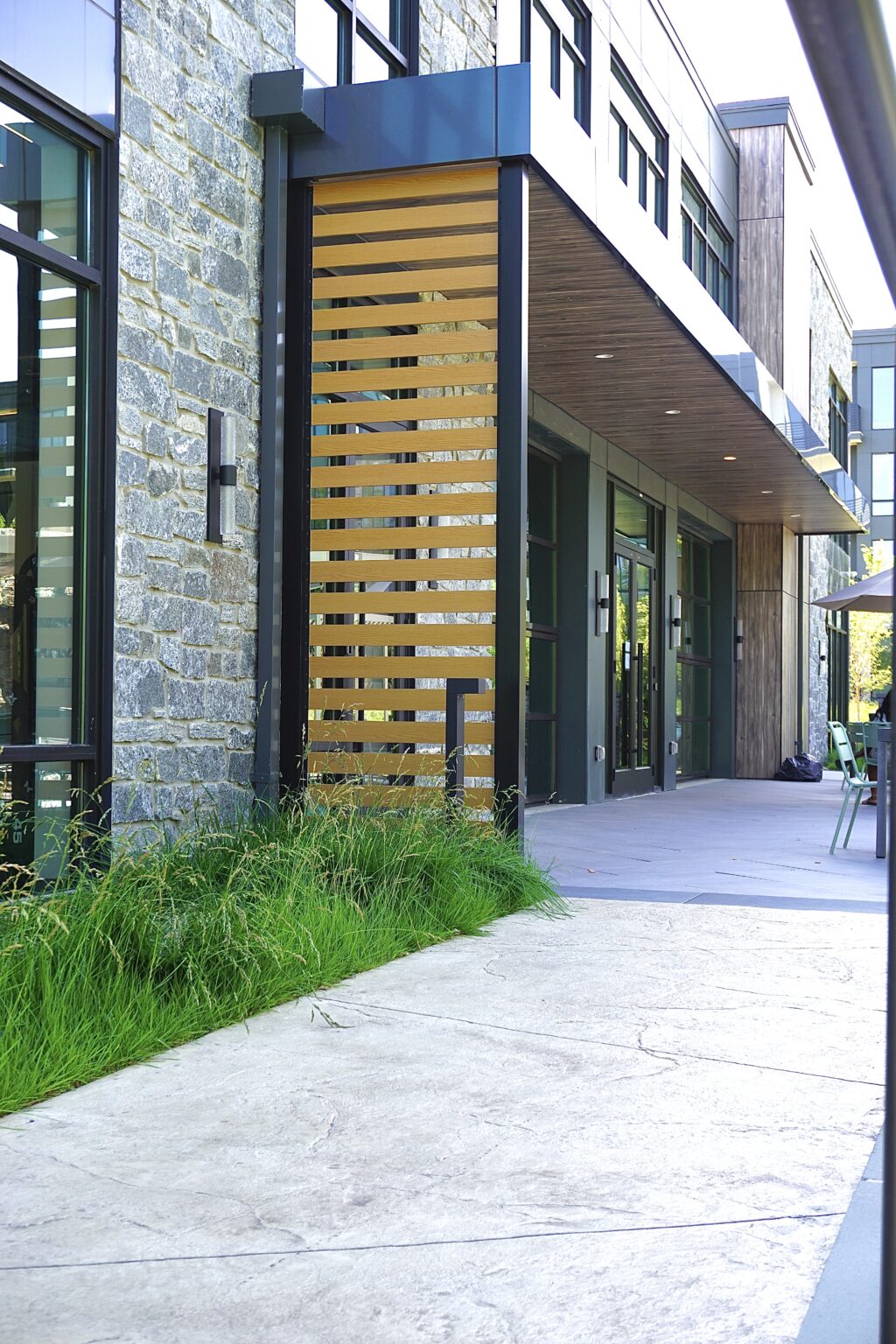 Privacy Slat Walls & Partitions - Vizor Shade Systems